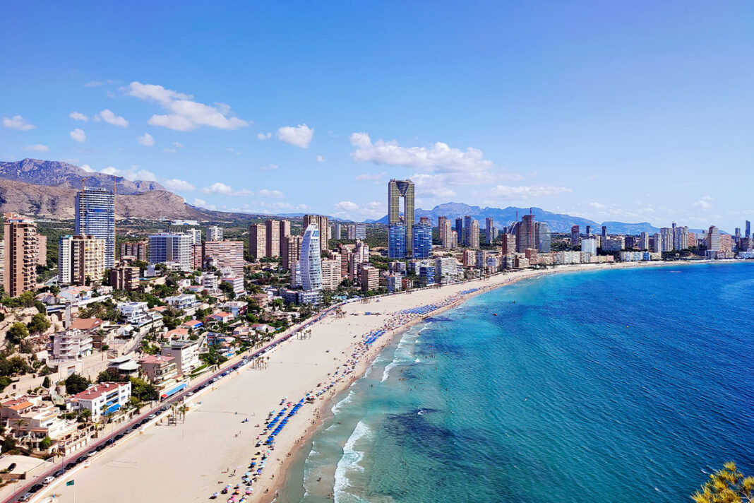 Benidorm: Complete Guide to 15 Must-See Attractions